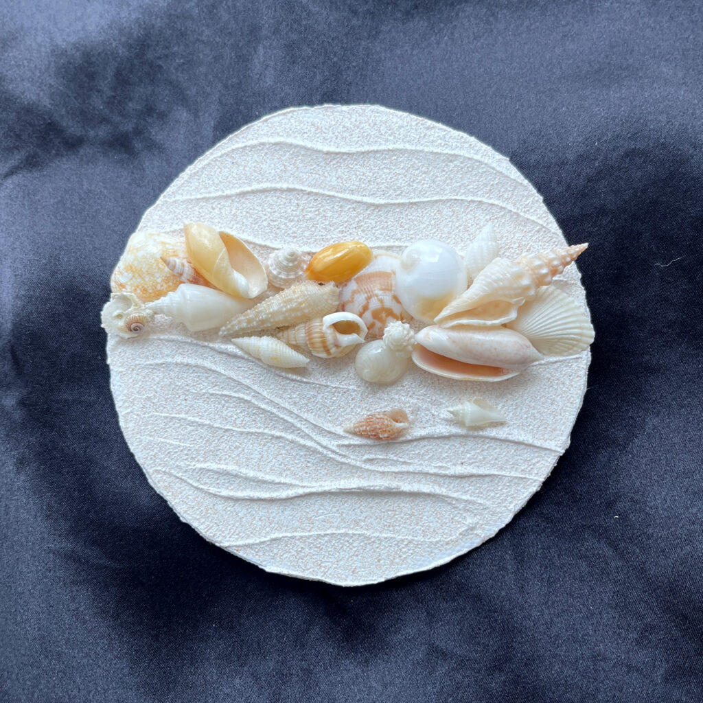 Fridge Magnet with Dunes Texture and Shells of the UAE - OrderCrafts